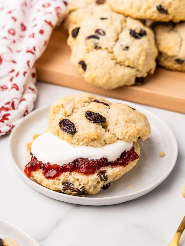 Easy Irish Scones – The Travel Bite