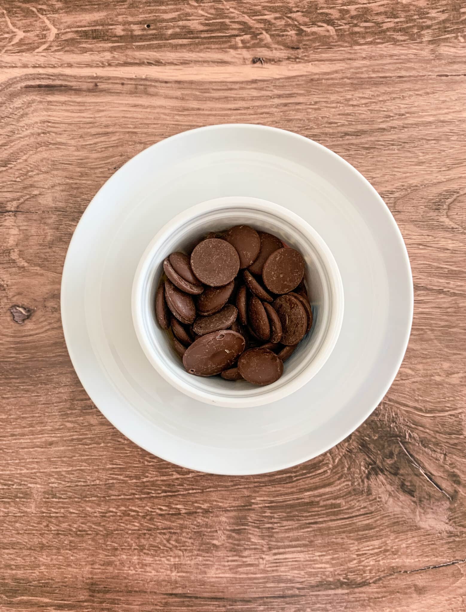 EASY Chocolate Dipped Oatcakes – The Travel Bite